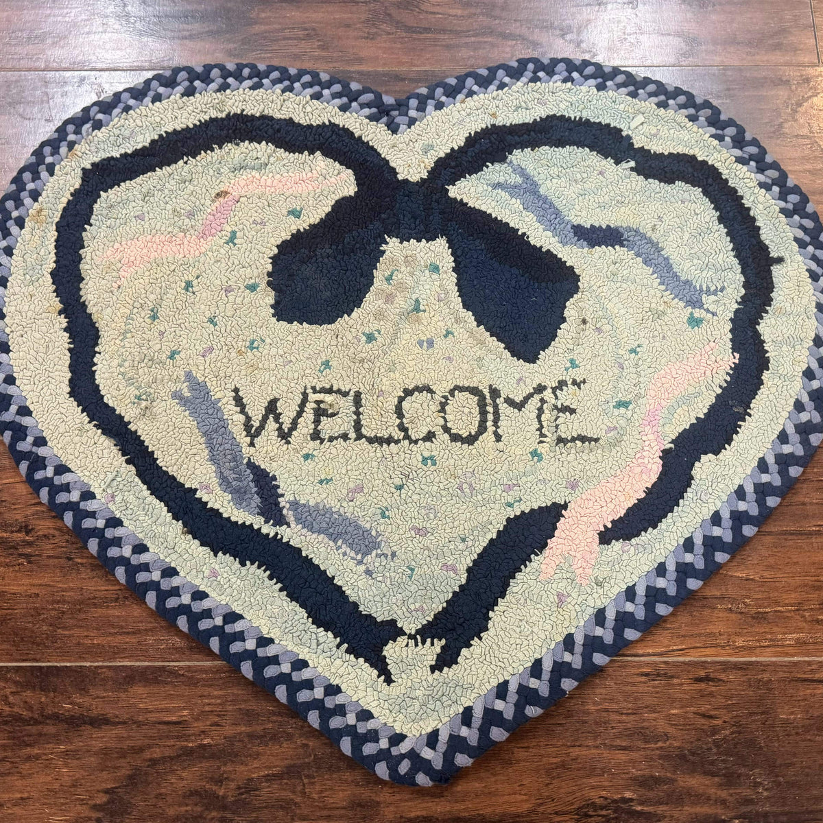 Small American Hooked Rug, Vintage Welcome Mat, Heart Shaped, Ivory an ...