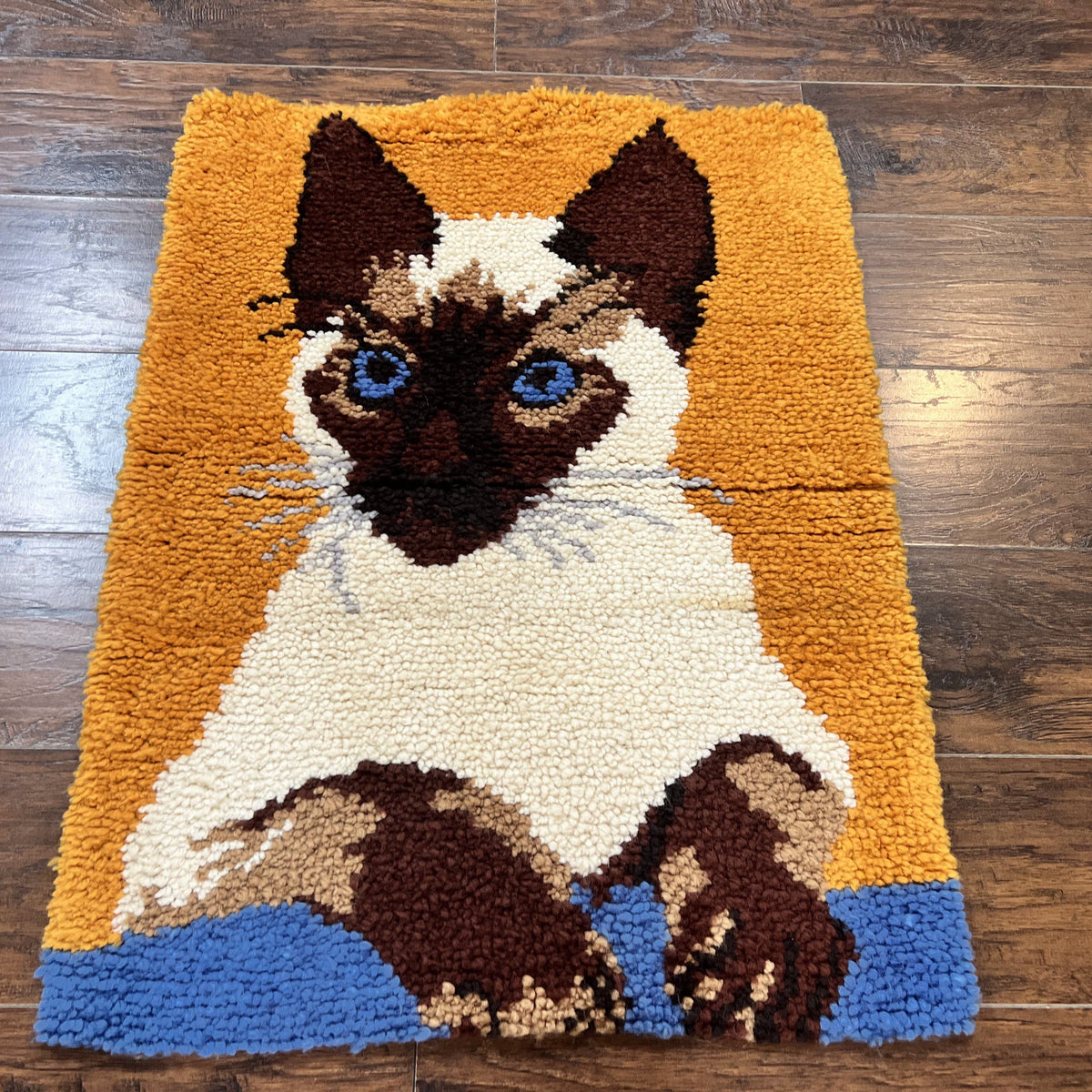 Small Shag Rug with Siamese Cat Pictorial, 2x3 ft Rug, Wool, Vintage ...